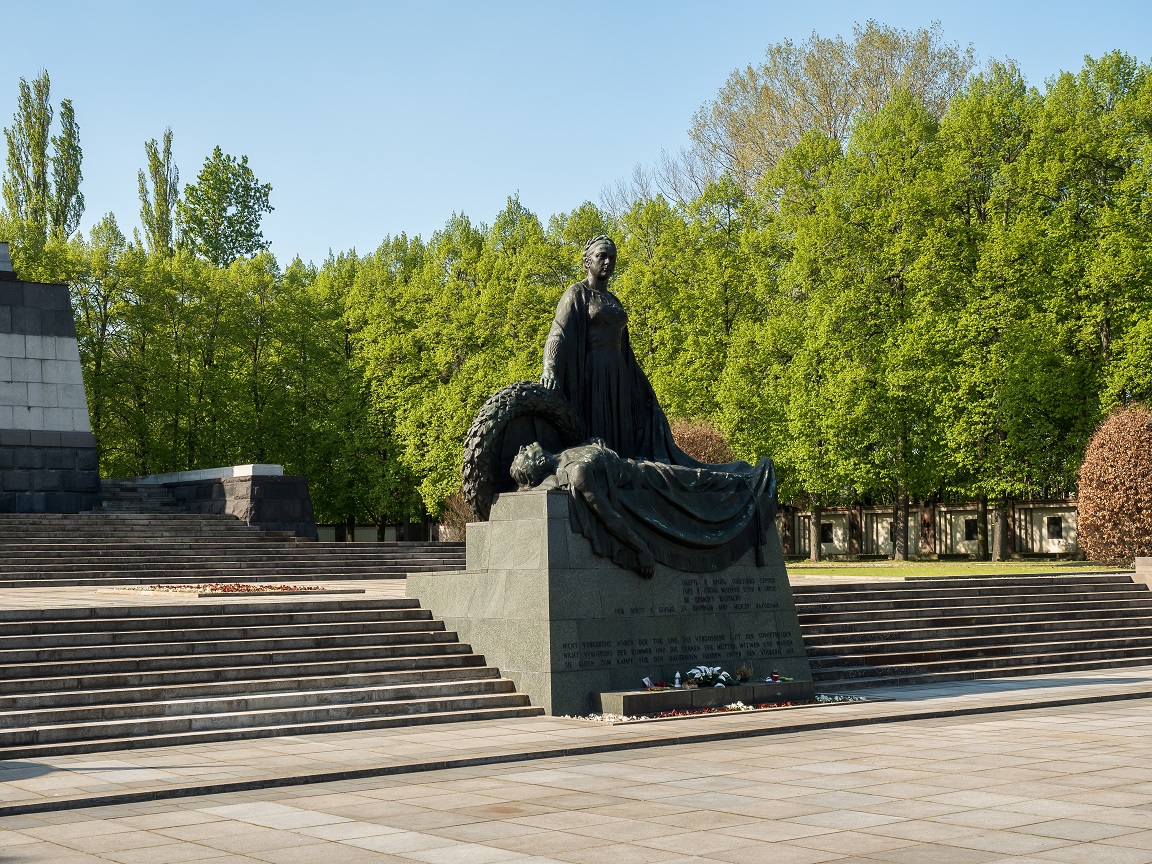 Soviet/East Germany remnants – 2. Soviet World War II memorial in ...